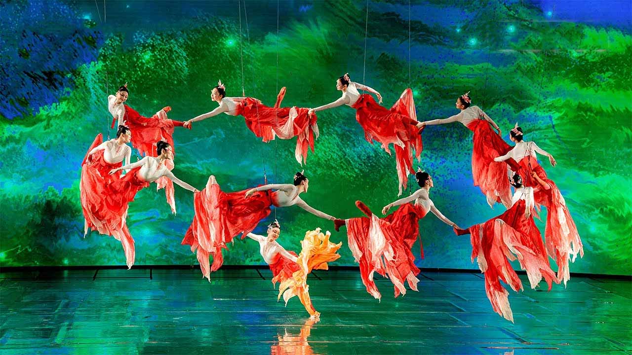 Agility and Splendor: 'Koi' Dance at the 2024 CCTV Spring Festival Gala
