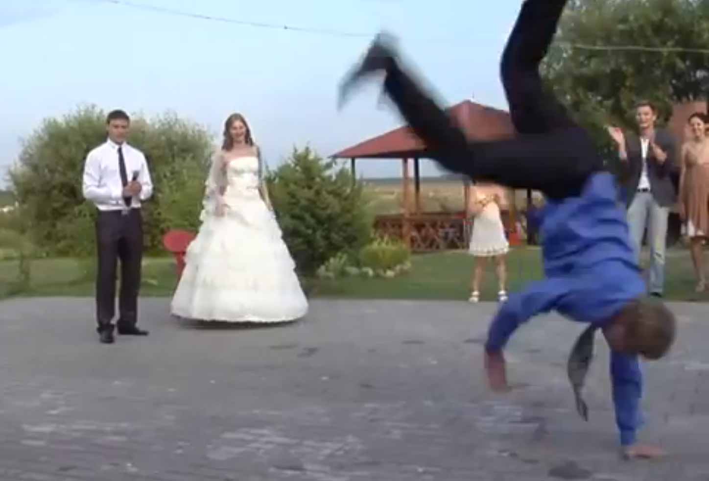 Awesome Russian Wedding Dance Off
