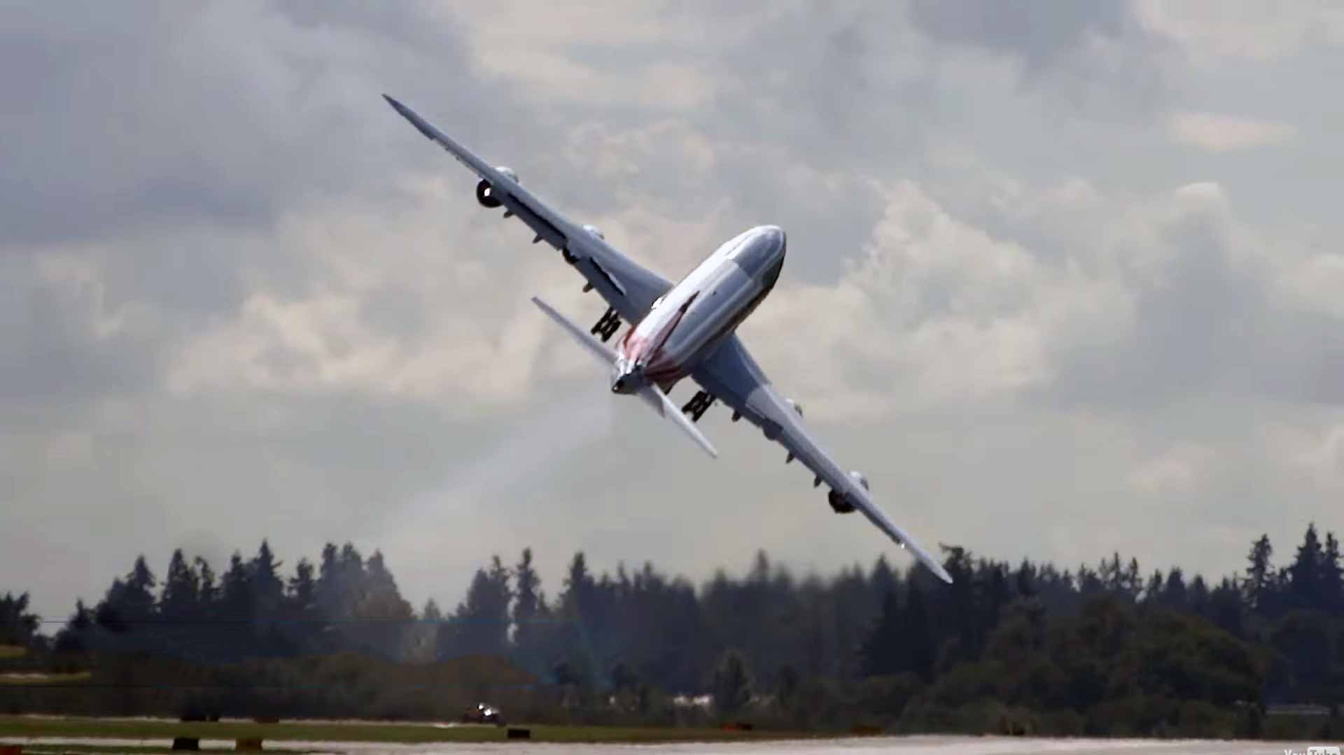 Boeing 747 Cargo Plane Spectacular Take-Off