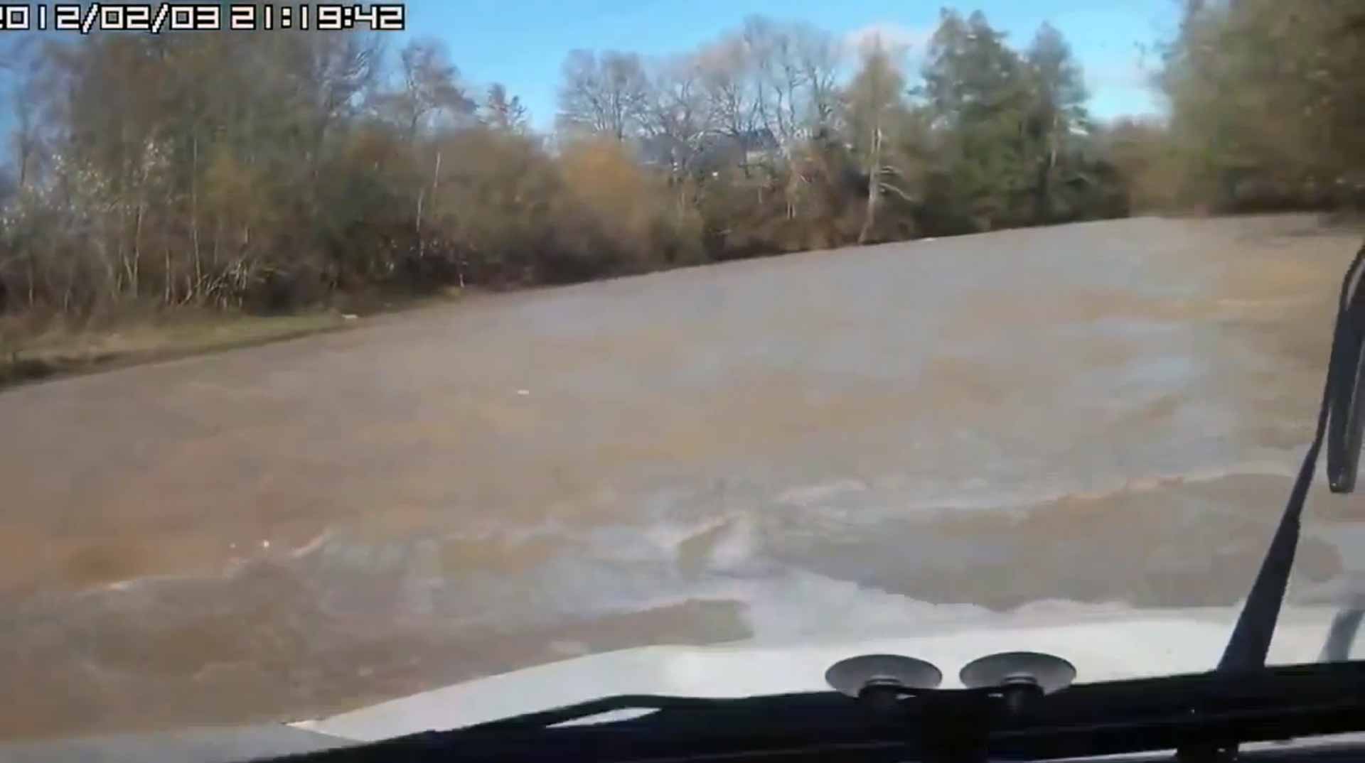 Floating SUV in Russia