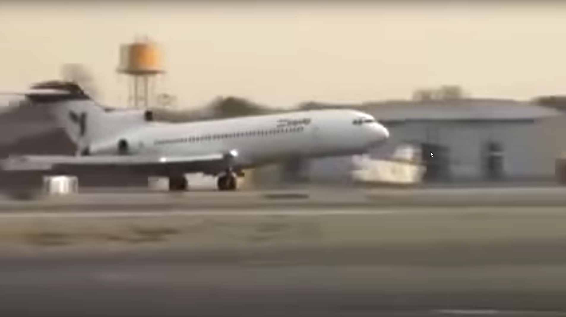 Hero Pilot Lands Passenger Jet With No Front Wheel