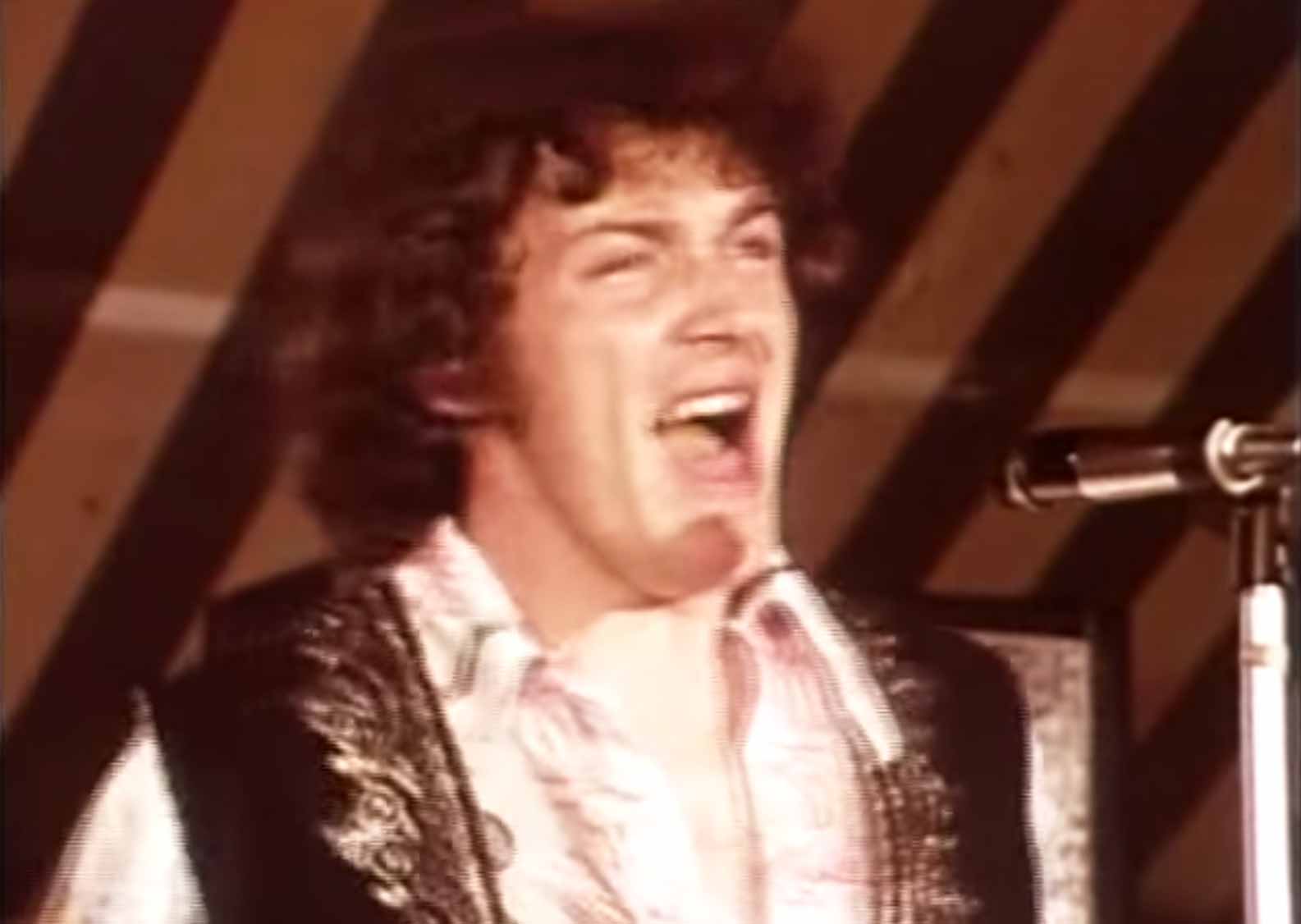 Joe Cocker (1968) - "With A Little Help From My Friends"