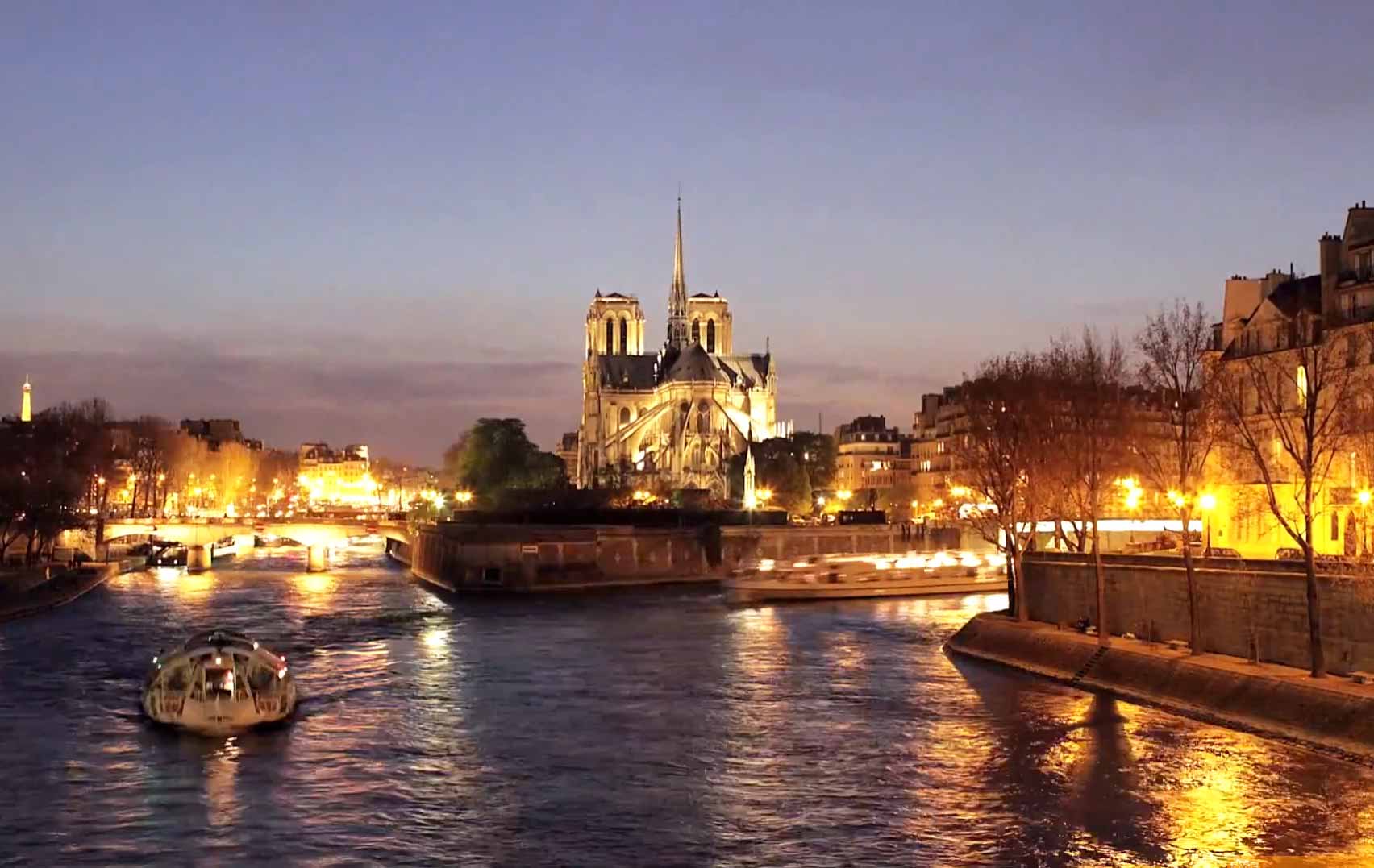Paris Filmed in HDR (High Dynamic Range)