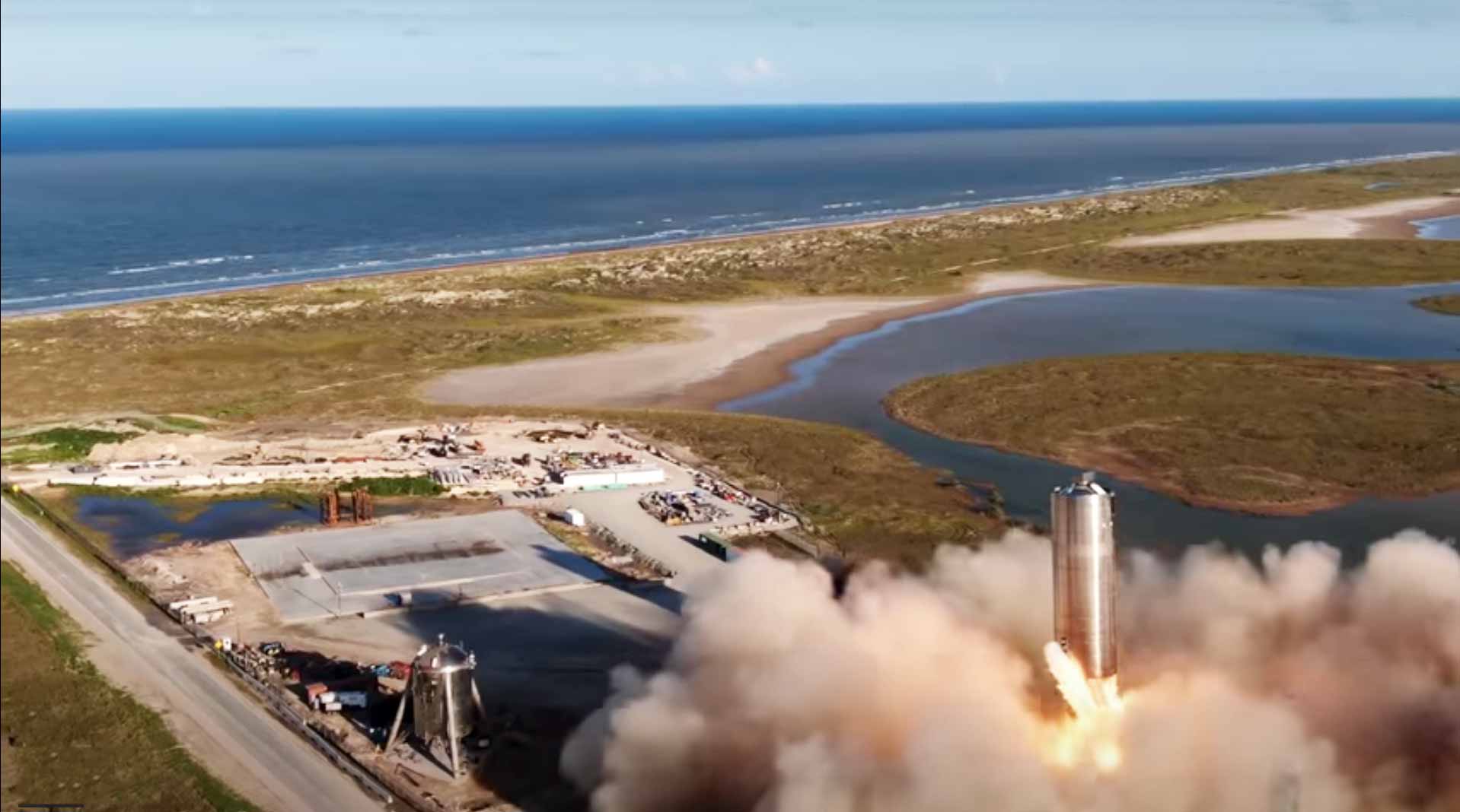 SpaceX Starship SN5 Makes Its First 150m Hop