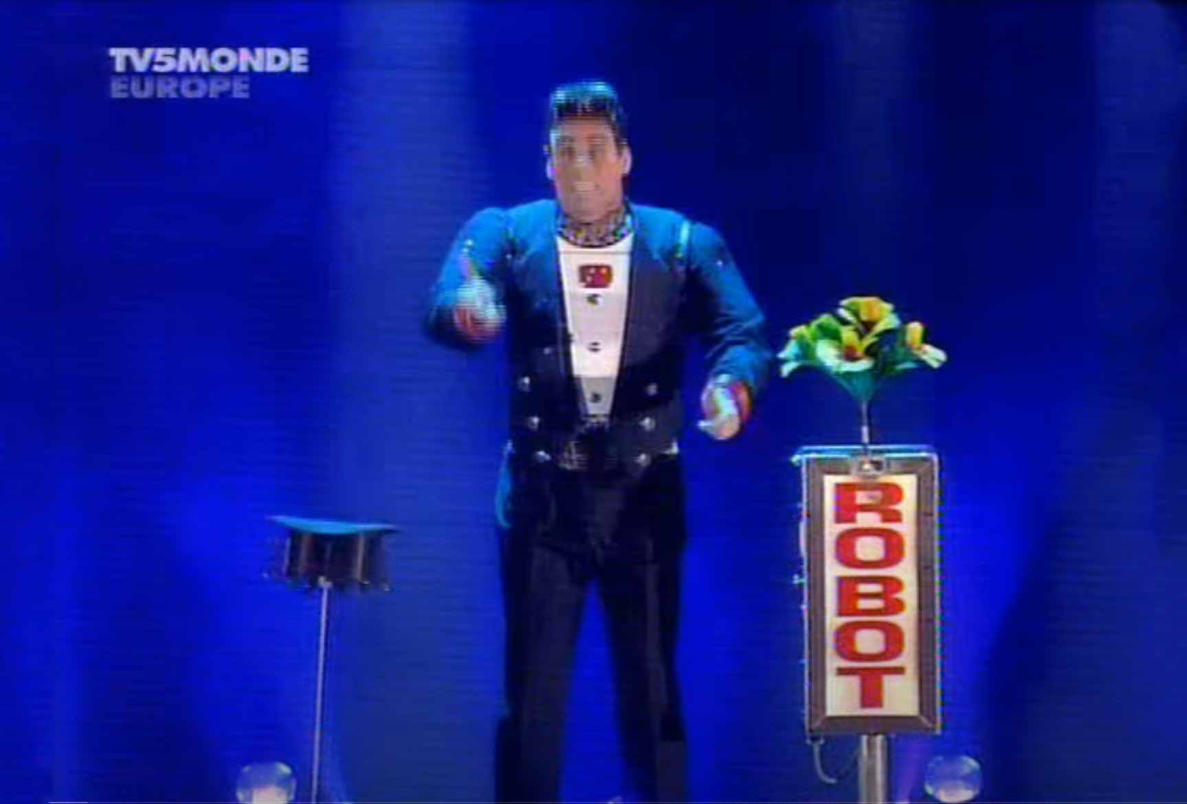 The Amazing Robot Magician