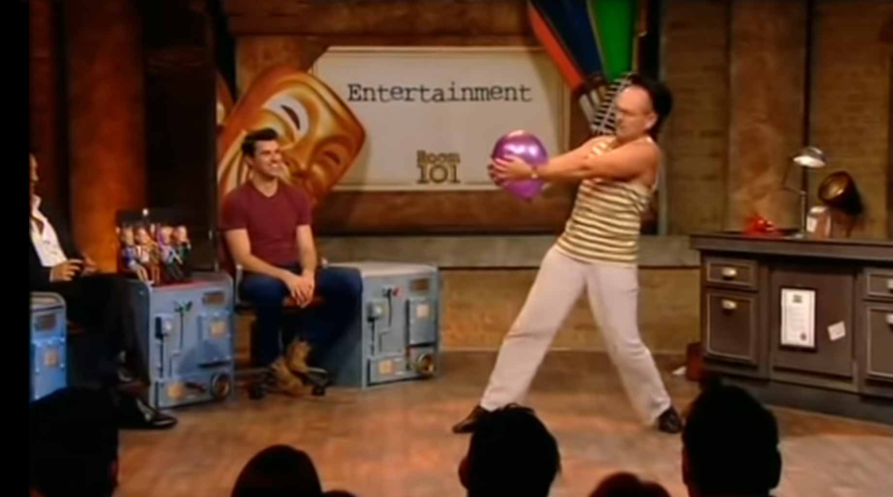 The Heavy Balloon - Mime Artist Les Bubb