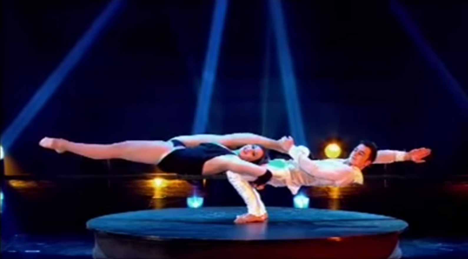 Vanessa And Sven - Acrobatic Duo - The World's Greatest Cabaret