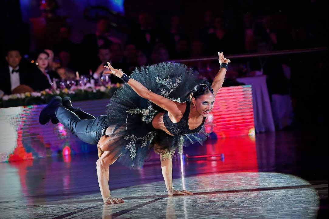Victor da Silva and Anna Melnikova - 'Never Tear Us Apart'